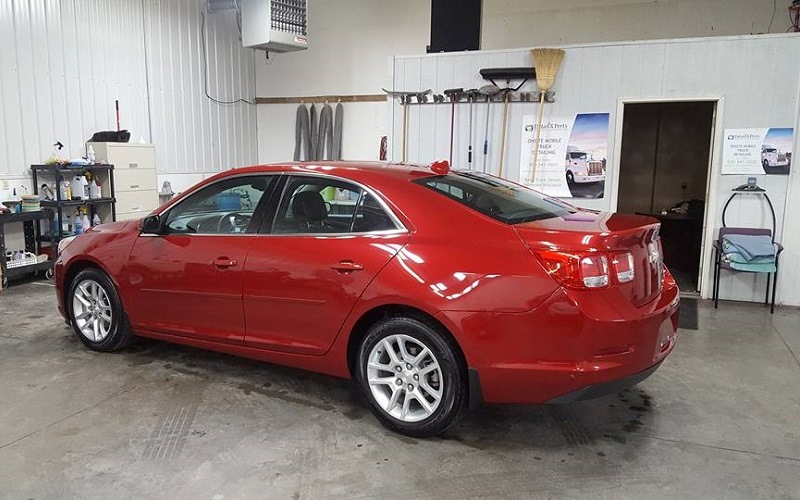 Mobile Auto Detailing Business or Auto Detail Shop: 10 Key Differences