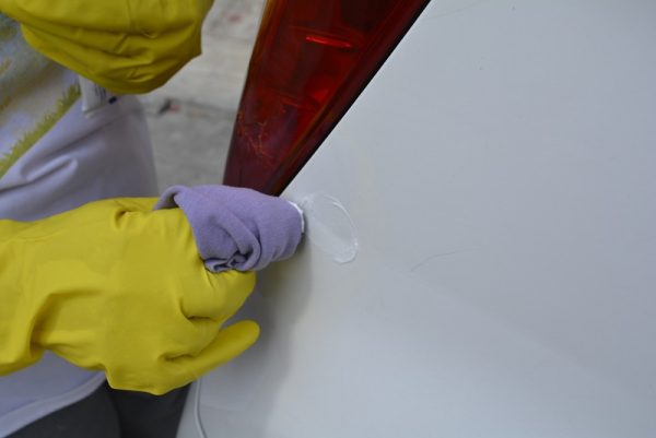 Remove Car Scratches with Toothpaste - Does It Really Work?